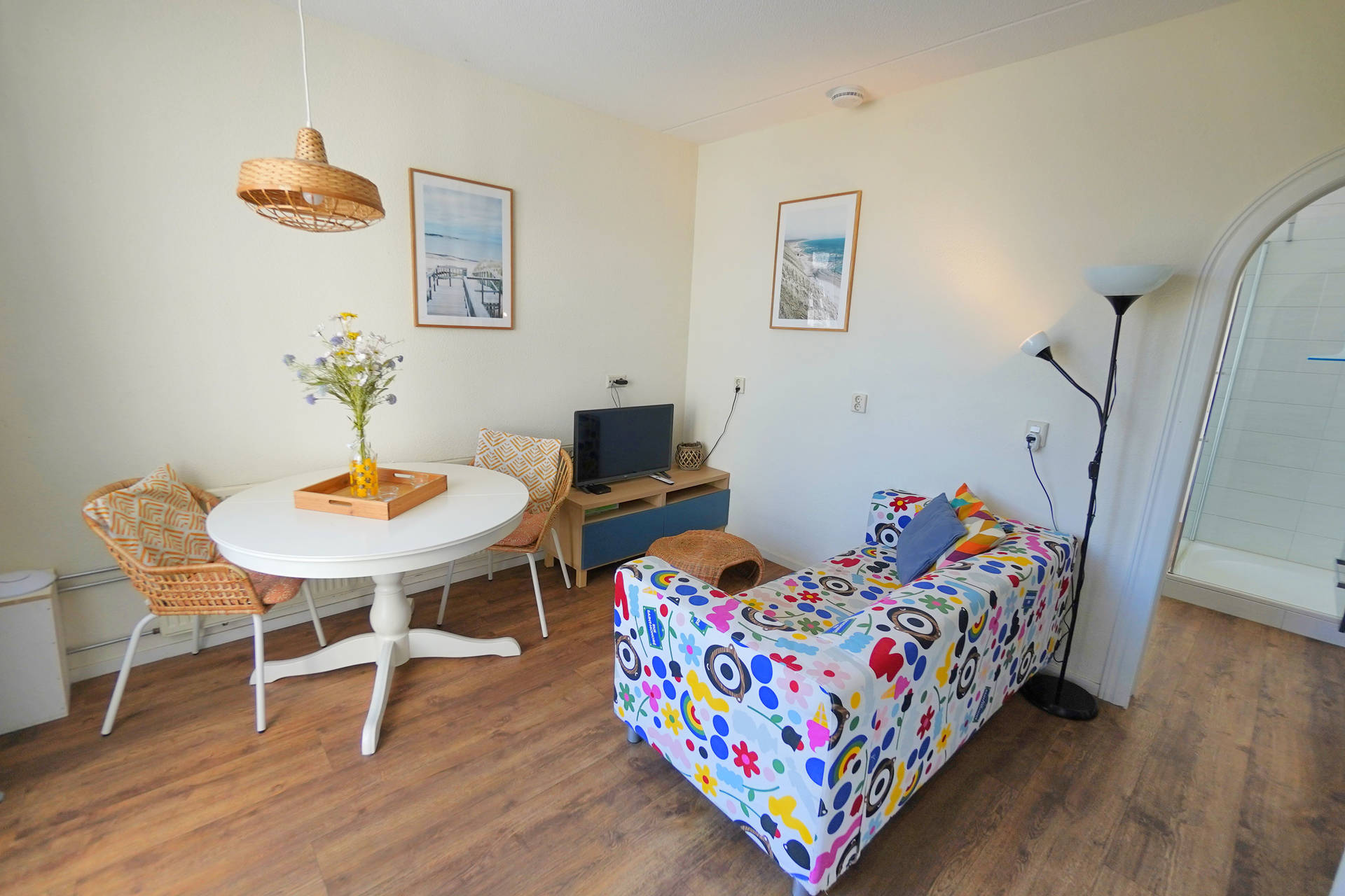 Studio Seinpost Moderne Studio vlakbij het strand, LekkerNaarZee